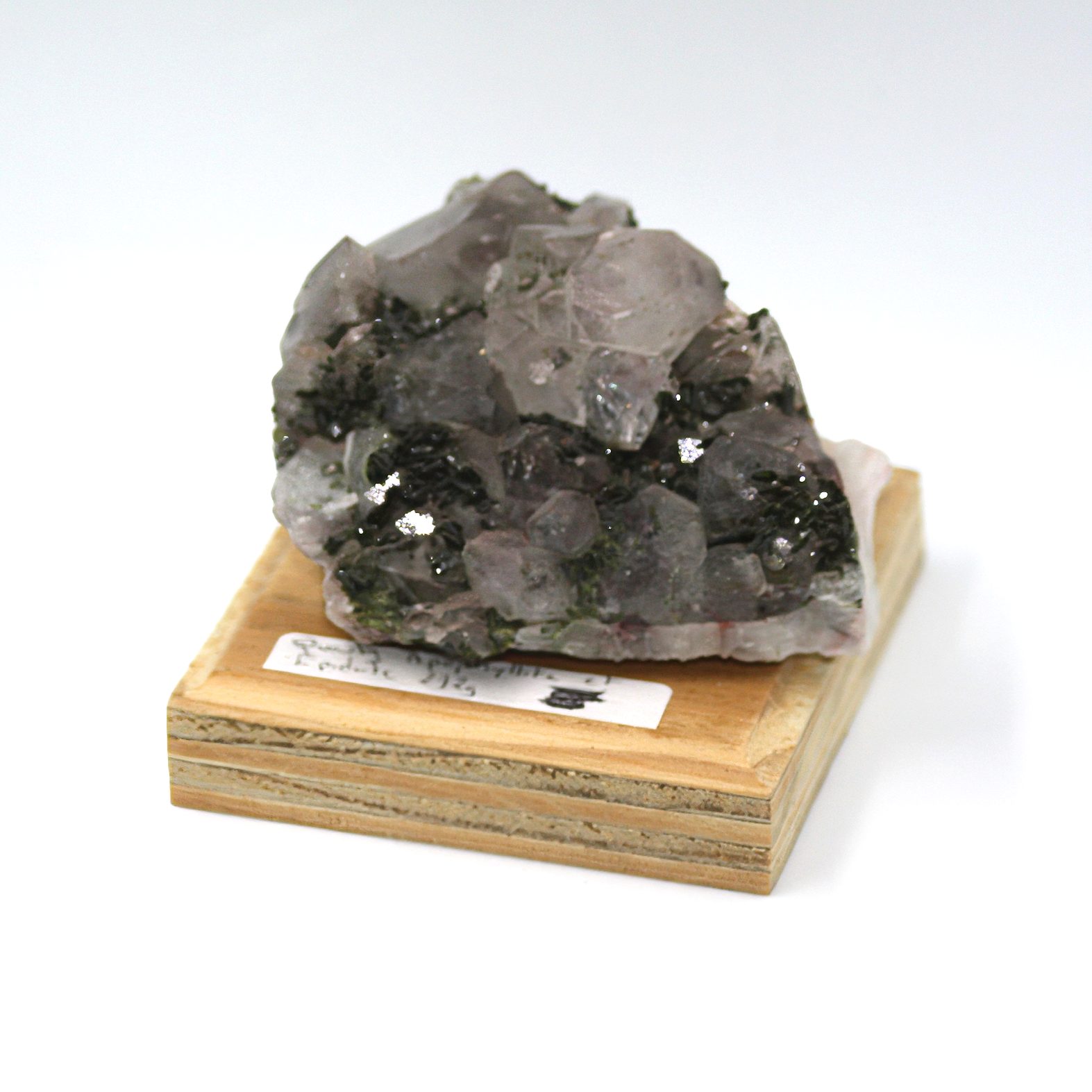 Quartz Apophyllite et Epidote – 272 g - Kaizen Magazine